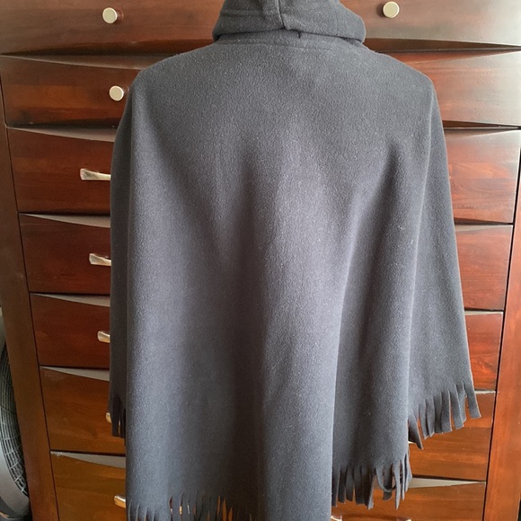 Razzle Dazzle | Jackets & Coats | Nwt Vintage Razzle Dazzle Poncho ...